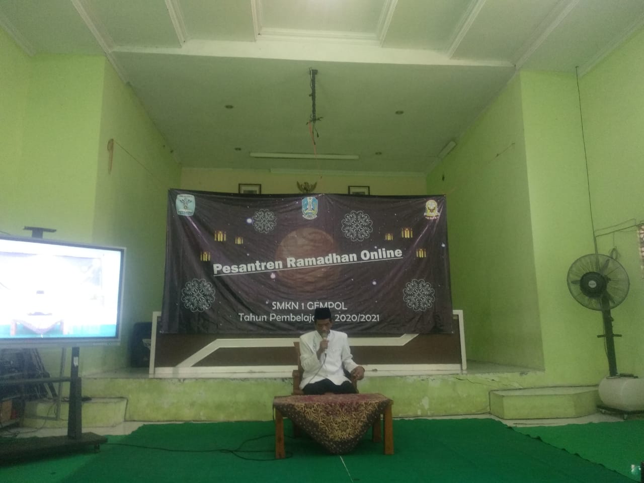 Berbagi Takjil, Berbuka Puasa Bersama sebagai Implementasi dari ...